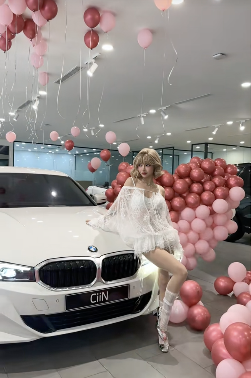 TikToker CiiN Bùi Thảo Ly tậu BMW 320i Sport Line giá gần 1,6 tỷ đồng