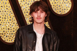 Con trai Beckham bị chỉ trích