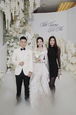 Bố mẹ chồng quyền lực giật sạch spotlight trong đám cưới của Hoa hậu Đỗ ...