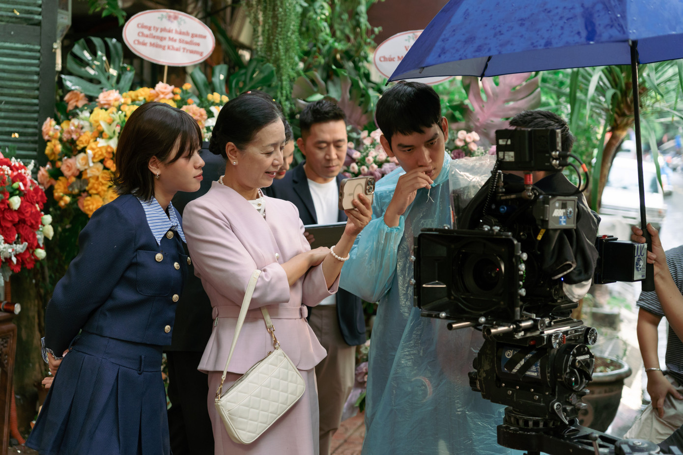 Vụ đạo diễn Nguyễn Quang Dũng Có tạo tiền lệ xấu cho thị trường lao động?