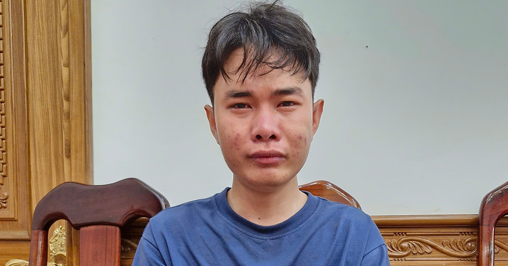 Sinh viên năm 4 run rẩy bật khóc, khai lý do cầm dao cướp tiền ở cửa ...