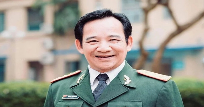 Quang Tèo: Không có show nhưng để vợ vui, tôi ra ghế đá ngồi cho hết giờ