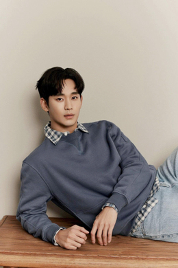 Đây là ngày Kim Soo Hyun công khai lộ diện trước công chúng giữa ...