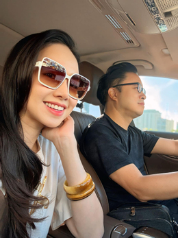 9 năm sau ngày cưới, Victor Vũ, Đinh Ngọc Diệp vẫn nắm tay nhau đi khám bệnh