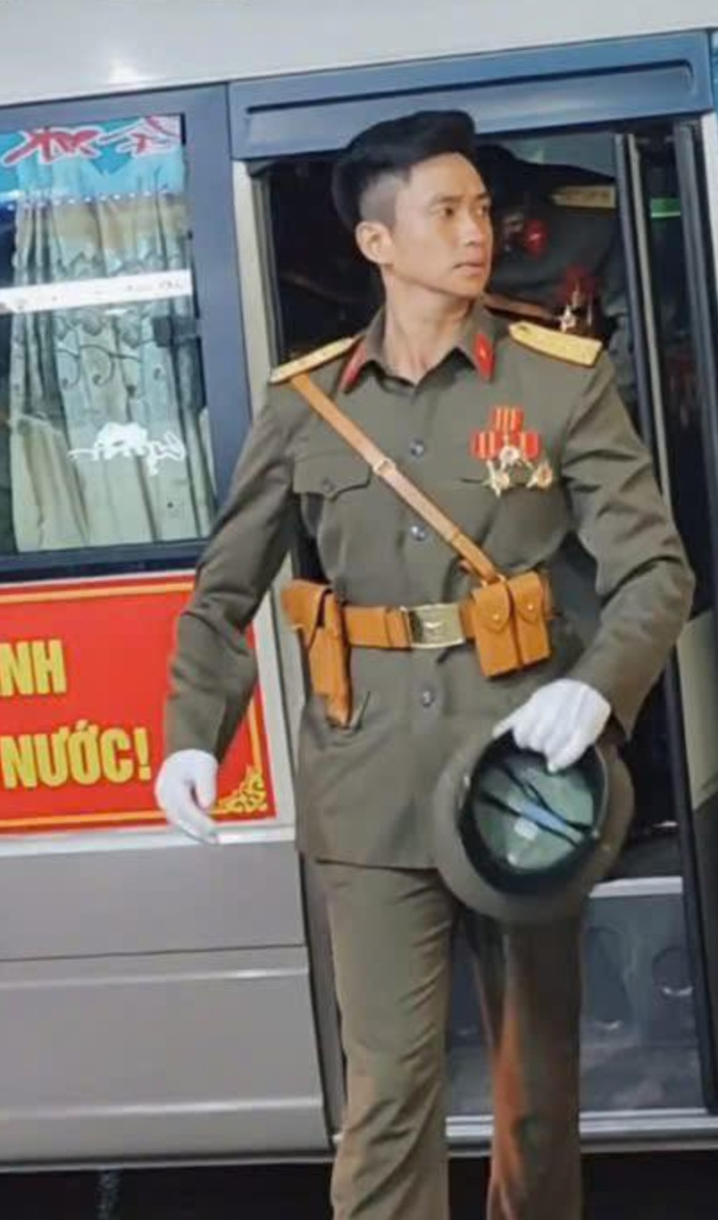 Bức ảnh chiến sĩ Lê Hoàng Hiệp hội ngộ cùng bản cosplay siêu lầy gây bùng nổ MXH