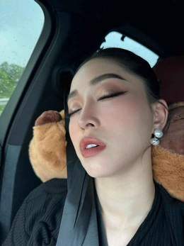 Á hậu Phương Nga bị chồng đăng video dìm hàng, phản ứng của dân mạng mới bất ngờ