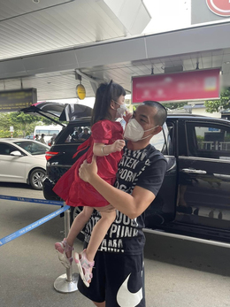 Quách Ngọc Ngoan đăng hình Phượng Chanel, 'gương vỡ lại lành'?