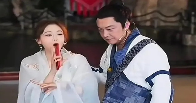 Trương Vô Kỵ Mã Cảnh Đào ngã gục