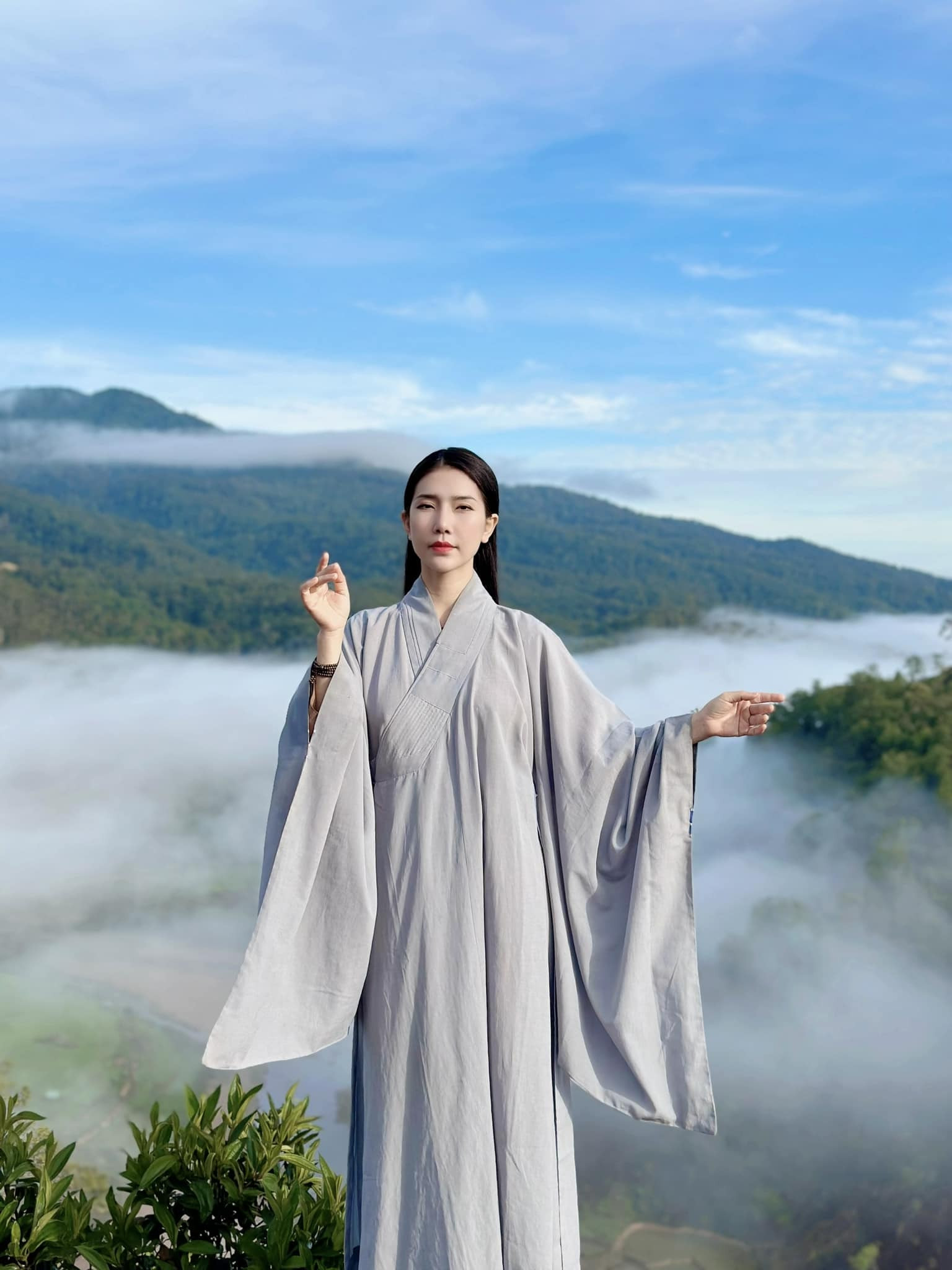 Ca sĩ Hoàng Y Nhung, vũ công Phạm Lịch bị lừa đầu tư tiền ảo là ai?