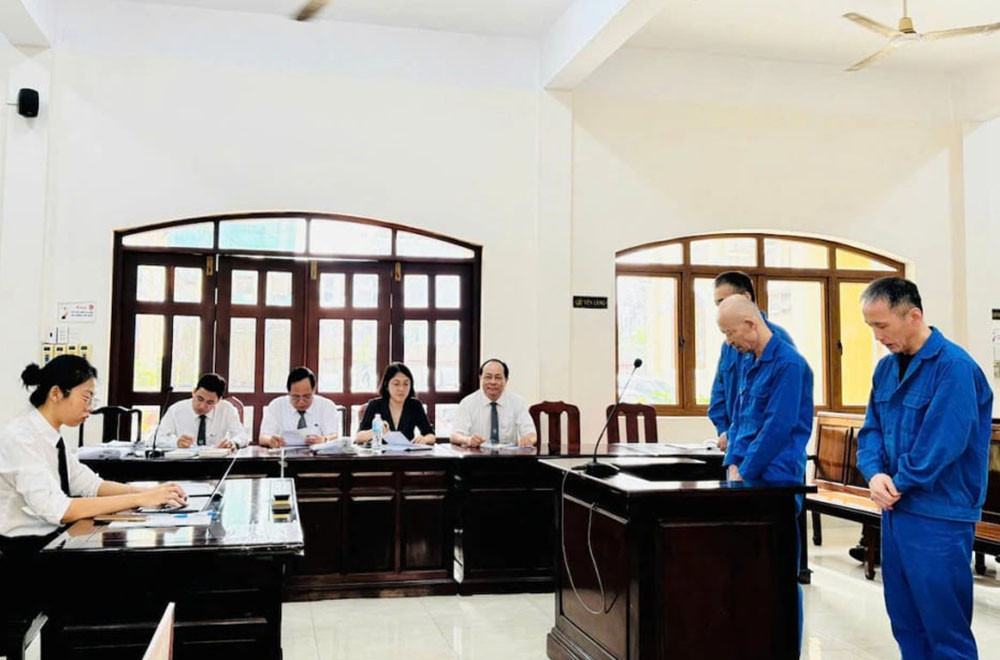 3 người Hàn Quốc nửa đêm đột nhập nhà dân, phá két sắt trộm tiền, vàng