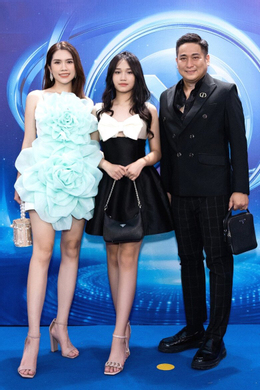 Con gái Minh Tiệp nhan sắc ấn tượng, chiều cao khủng ở tuổi 14