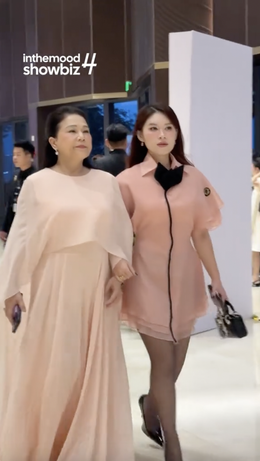 Ngọc Thanh Tâm gây tranh cãi vì mặc lạc quẻ tại đám cưới Đạt G