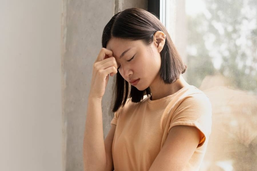 Chồng cũ cưới vợ sau 6 tháng ly hôn, tôi đến dự, nói câu khiến anh đau ...