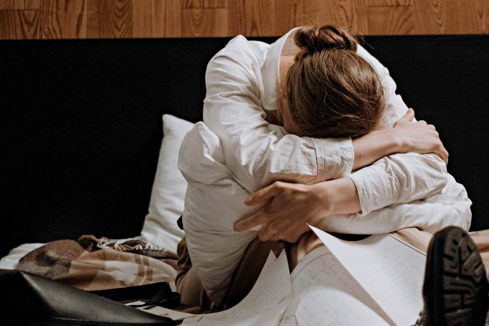 Phát hiện vợ ngoại tình, chồng lặng lẽ 'tung đòn thù' khiến cả nhà chết lặng