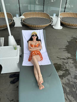 Dara 2NE1 xả ảnh bikini nóng bỏng mắt: Xứng danh thánh hack tuổi