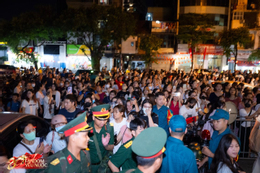 15 giây và chùm ảnh mới nhất của Lê Hoàng Hiệp trên tàu rời Hà Nội