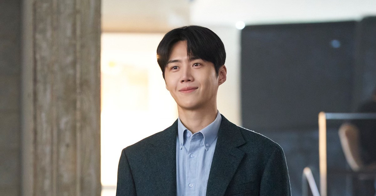 'Nam thần má lúm' Kim Seon Ho lâm cảnh bị tẩy chay dữ dội