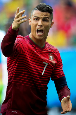Cristiano Ronaldo dập tắt mọi chỉ trích, lập kỳ tích chưa từng có ở ...